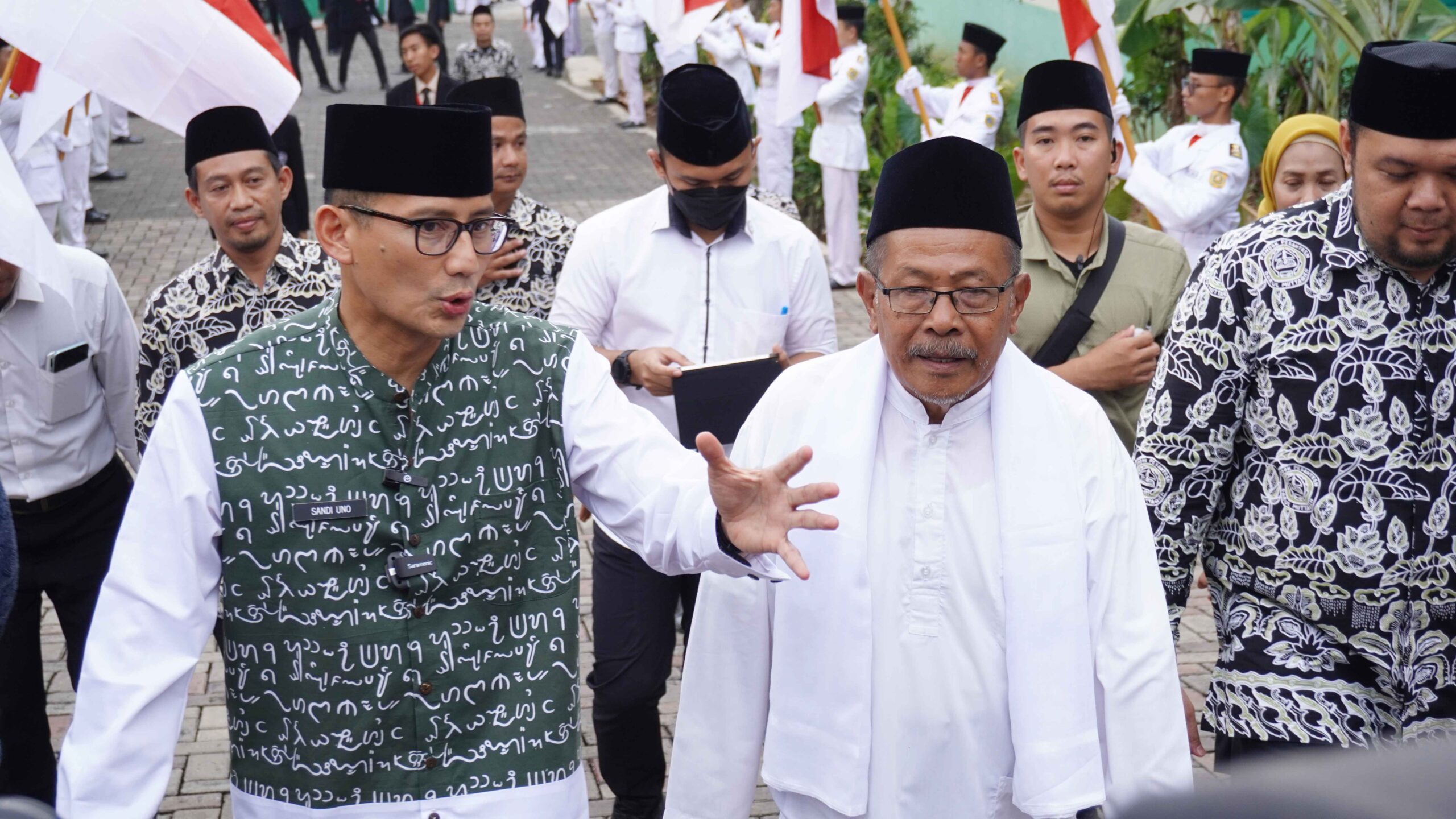 MILAD KE-35 PESANTREN DARUL MUTTAQIEN BOGOR DIHADIRI KEMENPAREKRAF ...